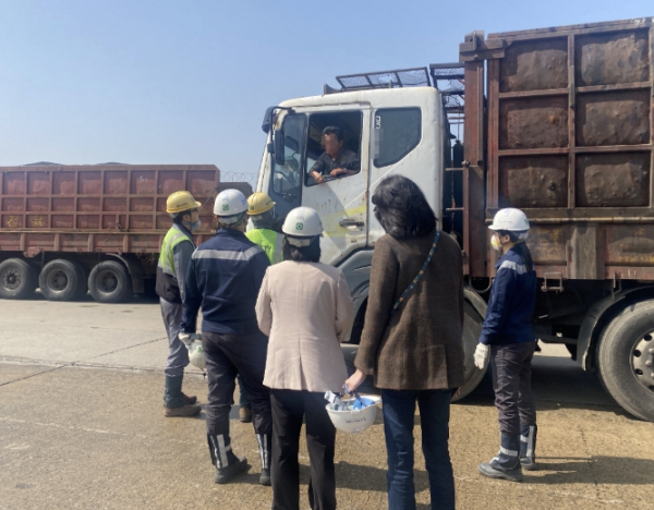 인천 동구, 고철운반차량 방진덮개설치 민관 합동점검 실시