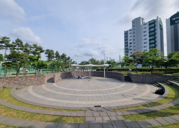 강화군, 공원이 무대로!… 야외무대 개방해 지역 예술인 버스킹 공연 지원